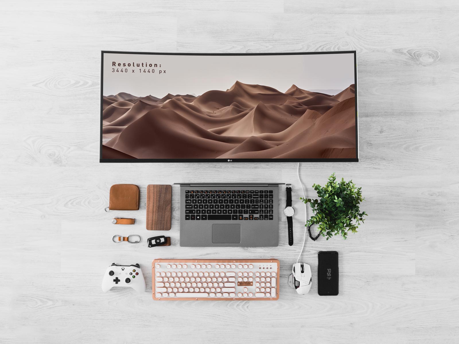 Free Ultra Wide Curved LED Screen Mockup PSD - PsFiles