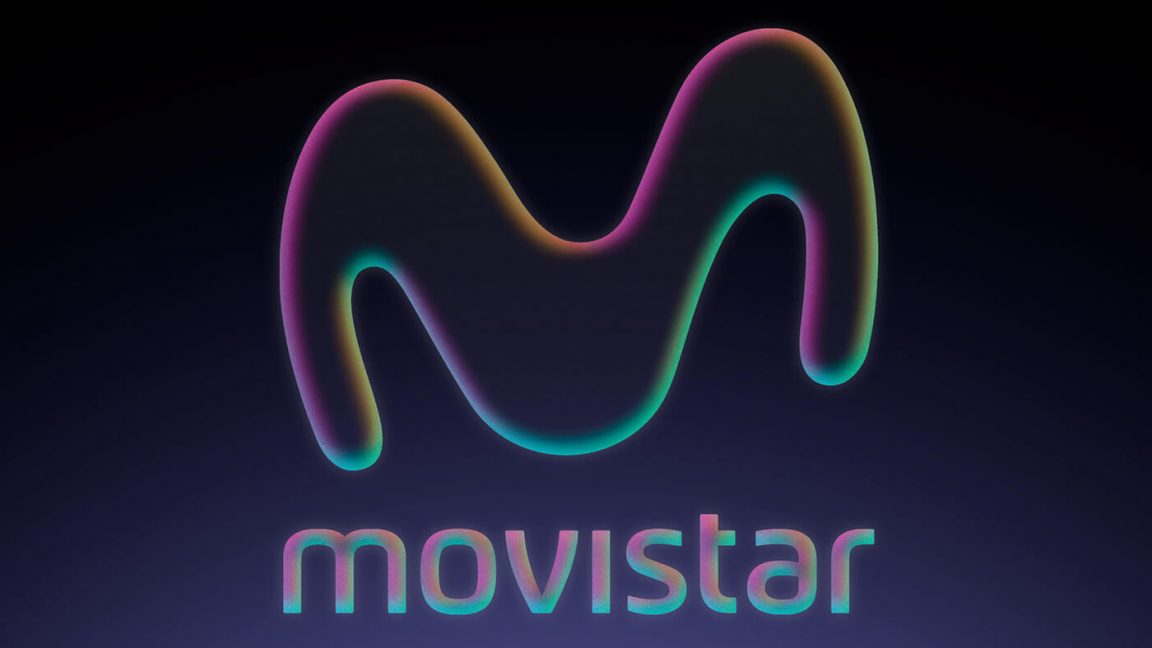 Free Neon Text Effect Mockup PSD - PsFiles