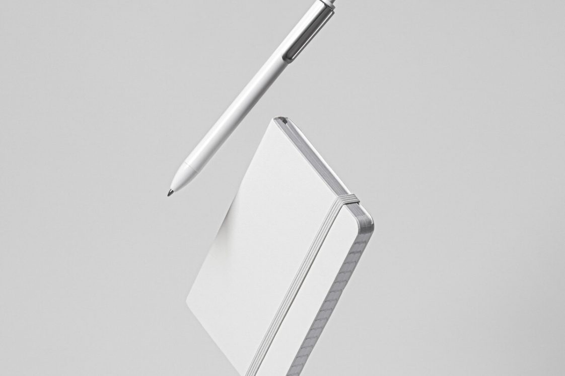 Free Falling Pocket Notebook Mockup PSD - PsFiles