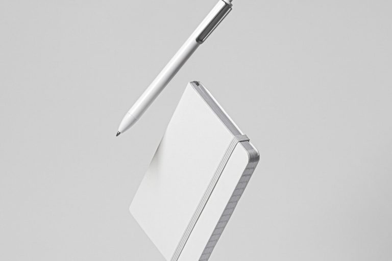 Free Falling Pocket Notebook Mockup PSD - PsFiles