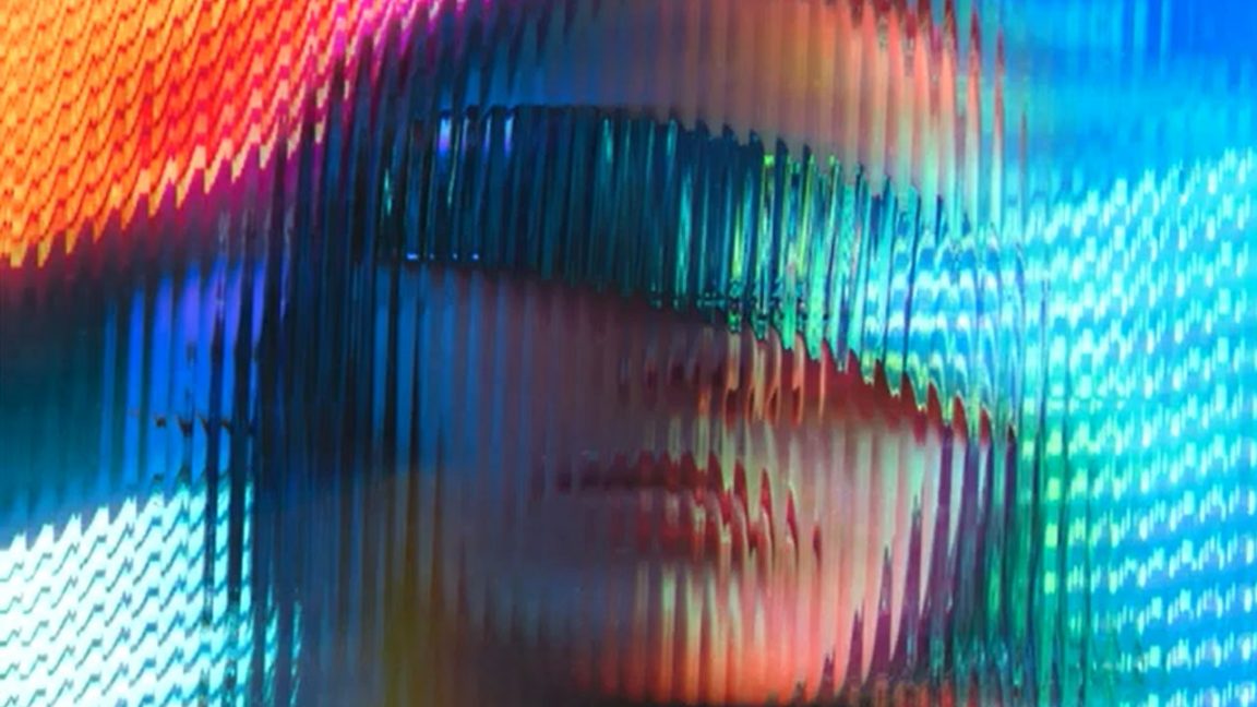 Broken Shattered Glass Effect On Portraits Photoshop CC Tutorial - PsFiles