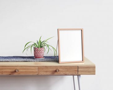 Free Metallic Small Photo Frame Mockup PSD - PsFiles