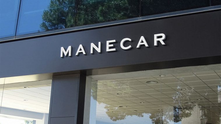 Free Logo Sign Mockup on Corporate Building PSD - PsFiles