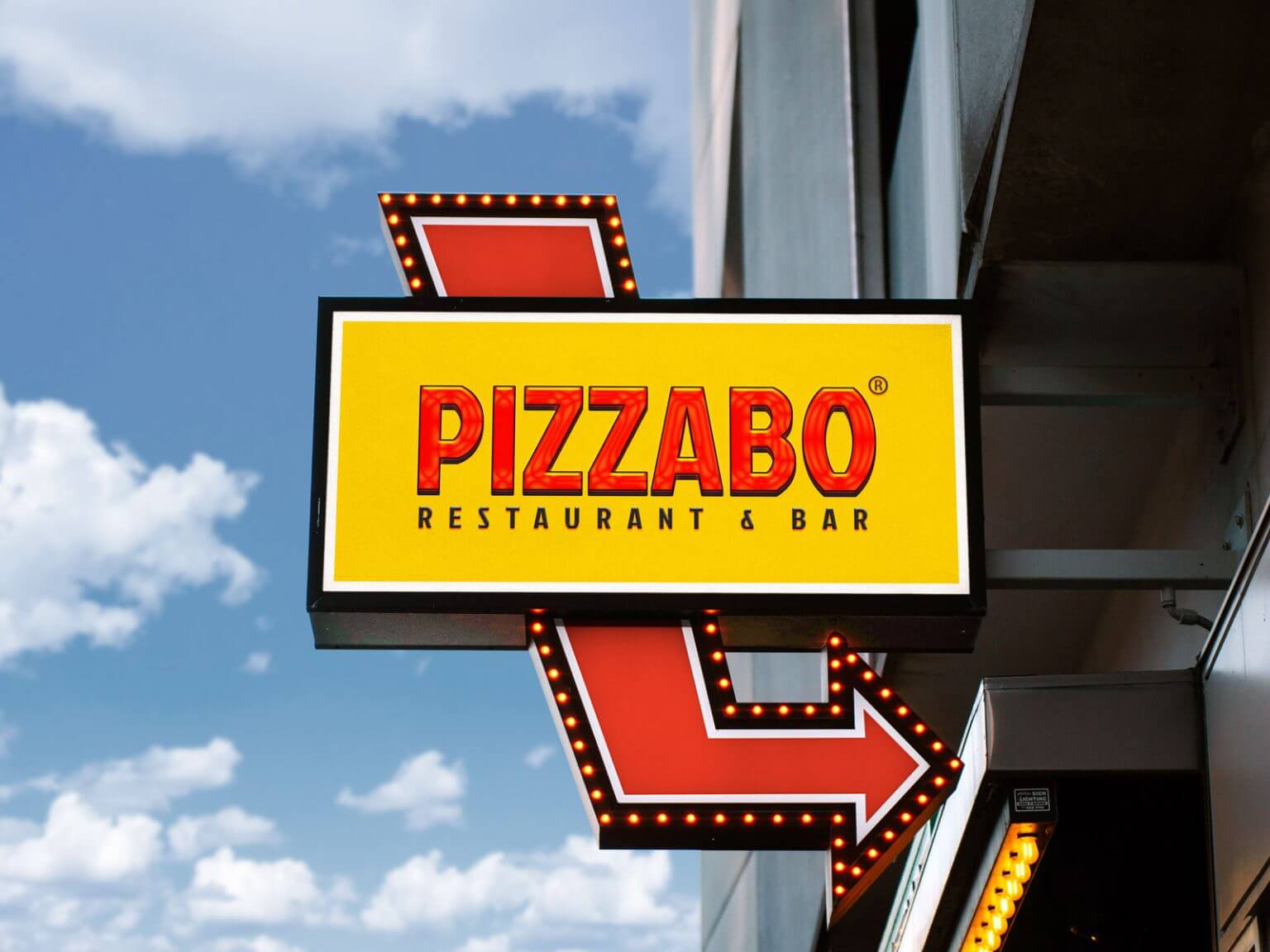 Free Vintage / Retro Restaurant and Bar Sign Mockup PSD - PsFiles